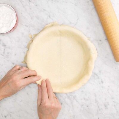 How to Crimp Pie Crust Like a Pro – Leite's Culinaria