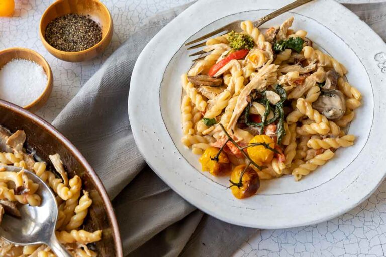 Everything But the Kitchen Sink Pasta – Leite's Culinaria