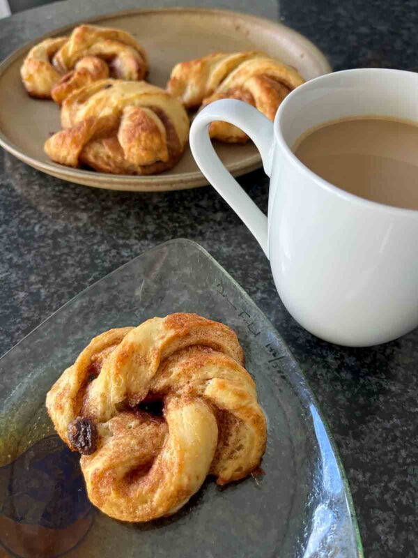 Easy Cinnamon Knots – Leite's Culinaria